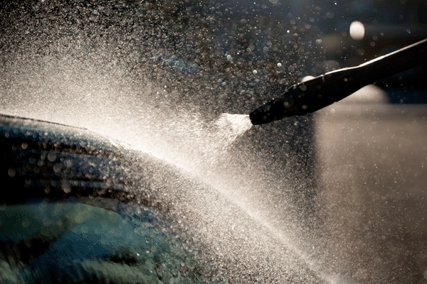 How Much Water Does A Pressure Washer Use Per Minute? (Guide 2020)
